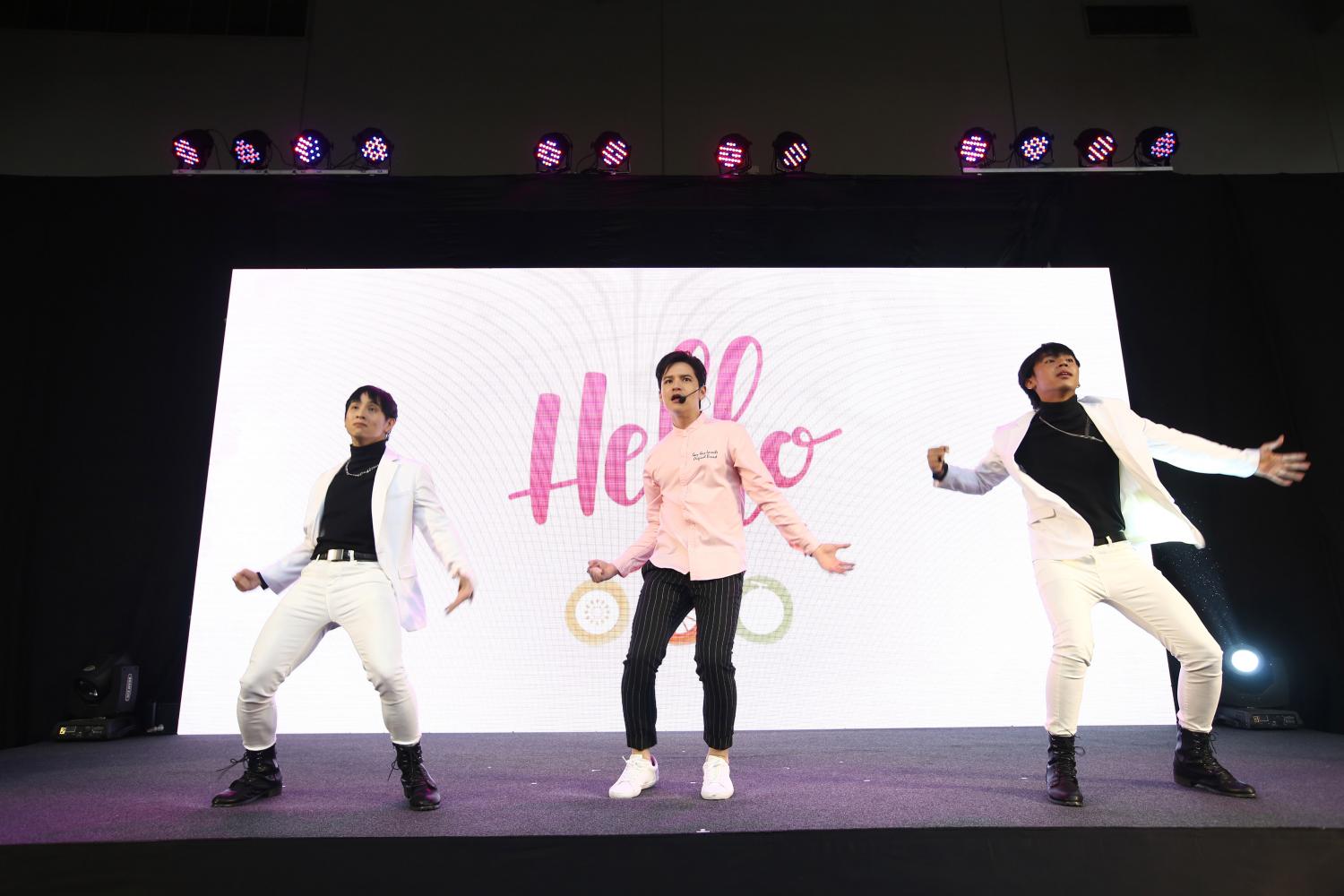 Hello แจกความสดใสทั่วไทย มอบเงินสนับสนุนนักกีฬาแบดมินตันเยาวชนไทย 1 ล้านบาท