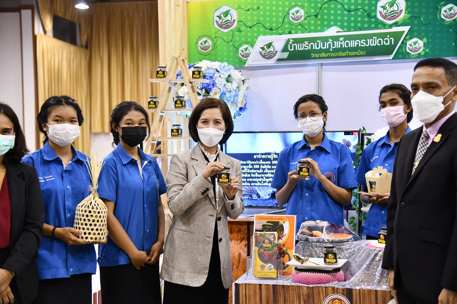 “ตรีนุช” ปลื้มผลงานธุรกิจของศูนย์บ่มเพาะผู้ประกอบการอาชีวศึกษาระดับ 5 ...